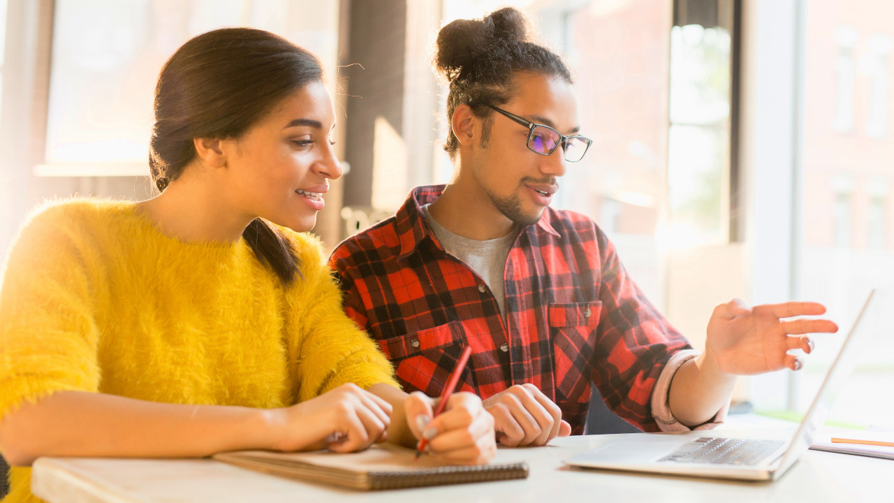 Screen Printing: Outsourcing vs. In-House | DecoNetwork